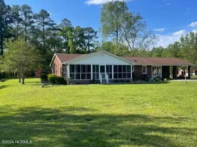114 N 7TH ST, CRESWELL, NC 27928 Single Family Residence For S.