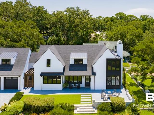 114 N Bayview St, Fairhope, AL 36532