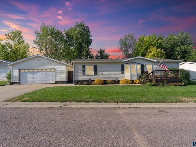114 N Cheers Pl, Sioux Falls, SD 57107