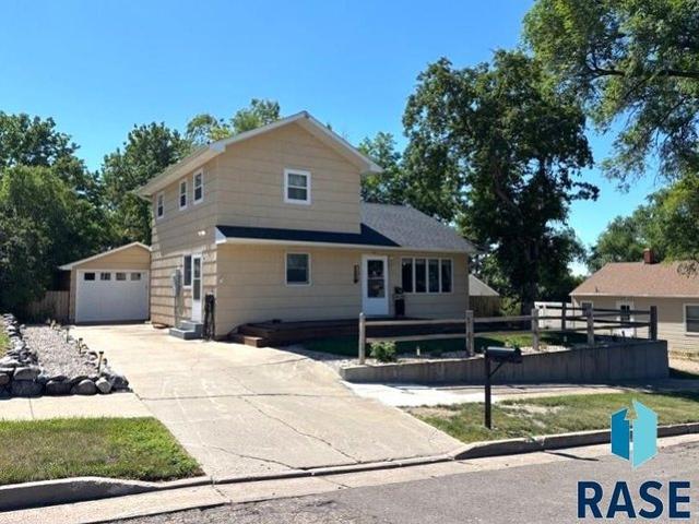 114 N Maple Ave, Pierre, SD 57501