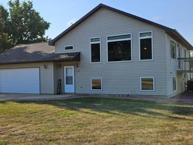 114 S 35th St, Brookings, SD 57006