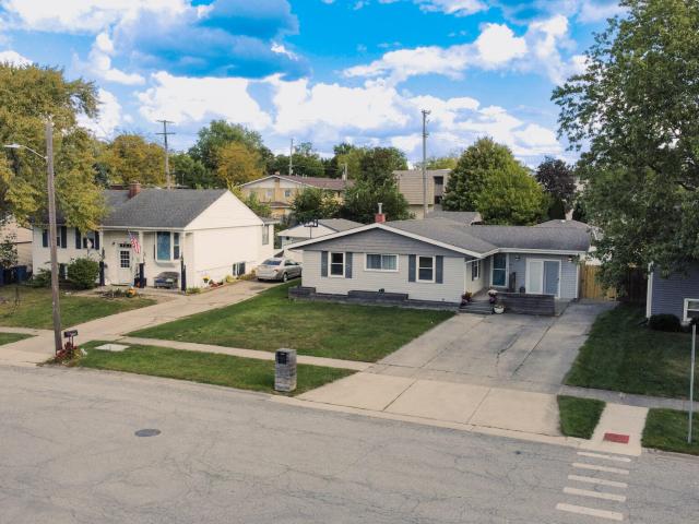 114 S Chase Dr, Crown Point, IN 46307 | MLS #834323 | Compass