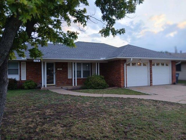 114 S Jane Ln, Enid, OK 73703