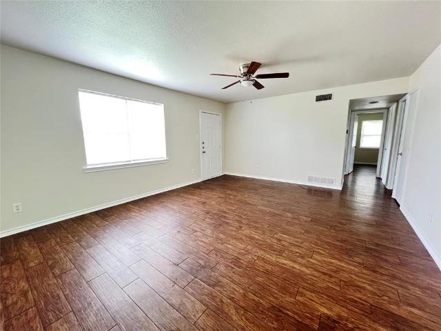 114 S Manor Ct, Sanger, TX 76266 | MLS #21254
