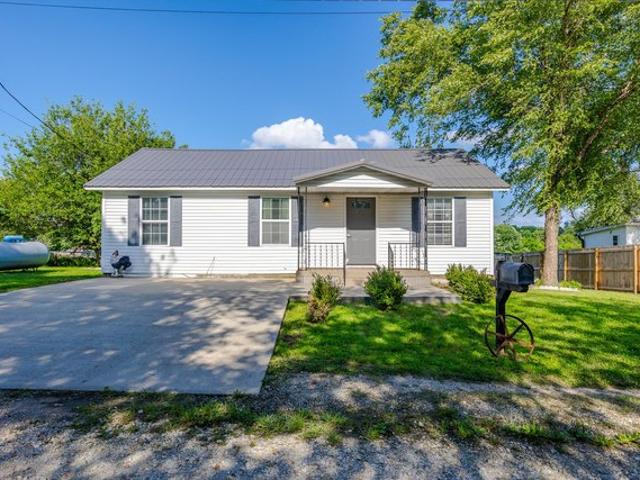 114 S Main St, Urbana, MO 65767