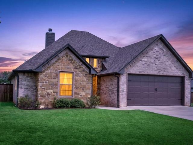 114 Saddle Brook Cir, Hallsville, TX 75650