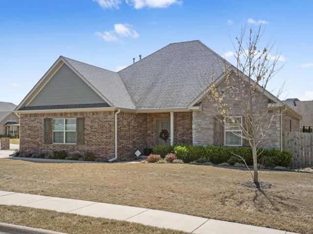114 Saint Vincent St, Lowell, AR 72745