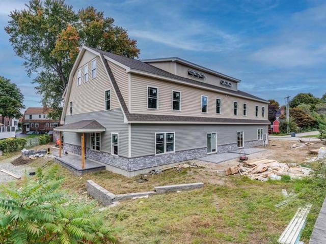 114 Saratoga Way Apt 2, Portsmouth, NH 03801