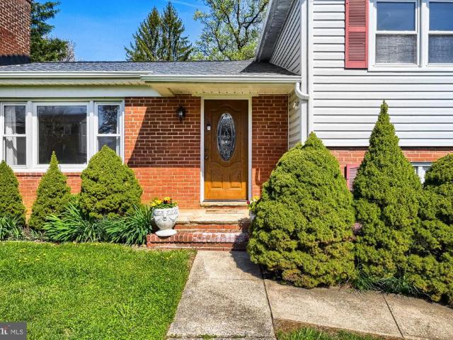114 Seminary Avenue E