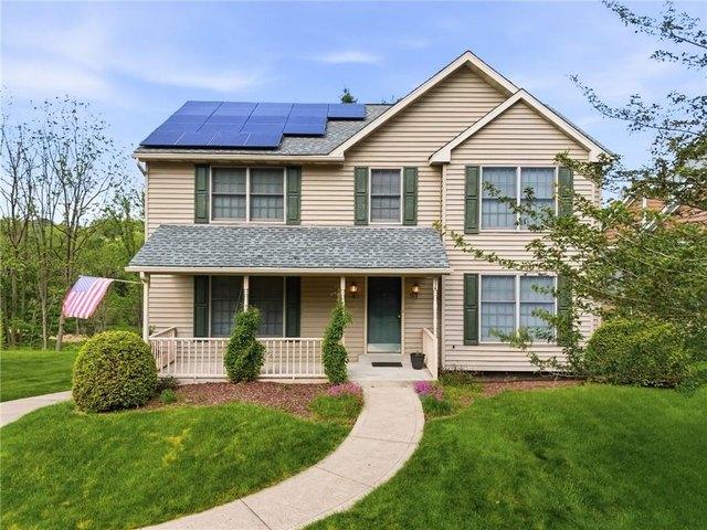 114 Sika Dr, Pittsburgh, PA 15239