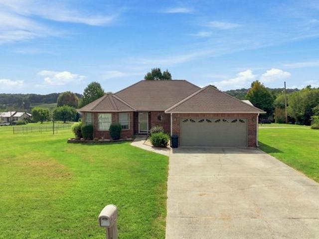114 St Paul Dr, Dandridge, TN 37725