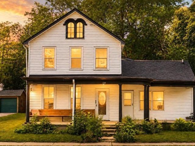 114 State St, Mazomanie, WI 53560