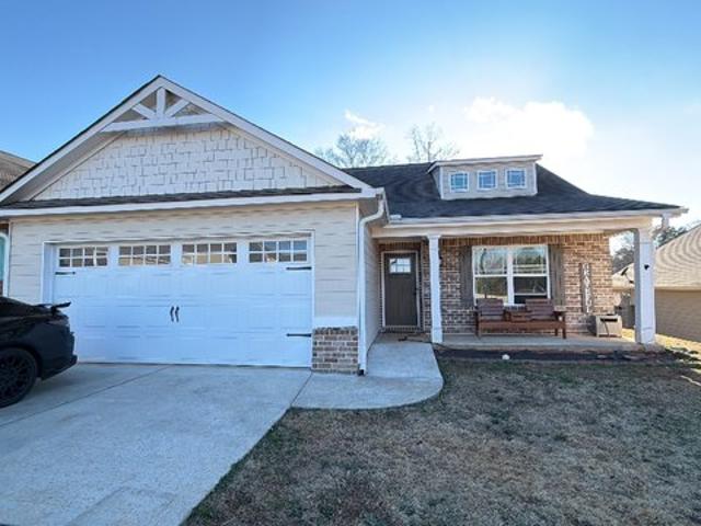 114 Sugar Creek Dr, Cornelia, GA 30531