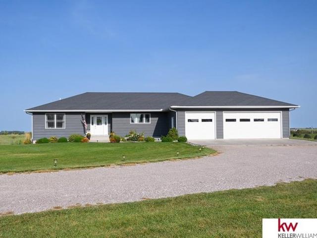 114 Sunset Dr, Hebron, NE 68370
