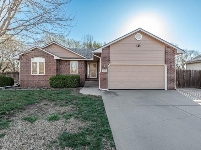 114 Sunset Ln, Towanda, KS 67144
