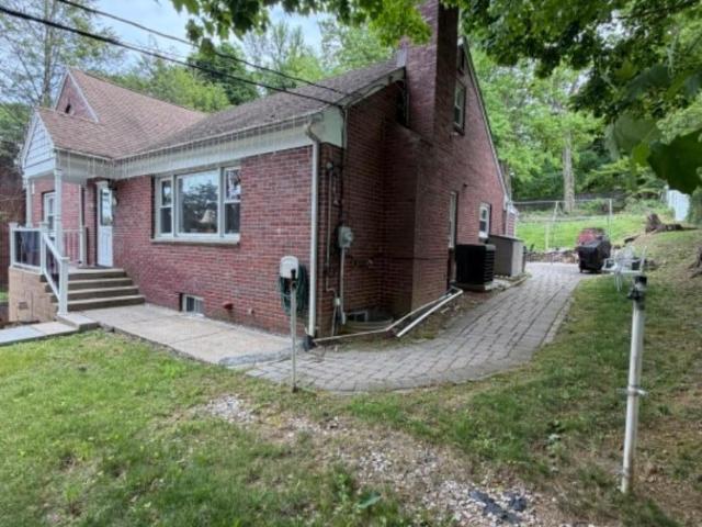 114 Sussex Ave