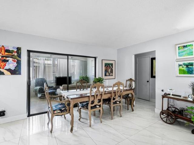 114 SW 8th Ct, Boynton Beach, FL 33426