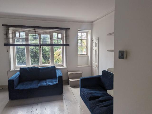 114 Palace Road, London SW2, 2 bed flat to rent, £2,000 pcm | PrimeLocation