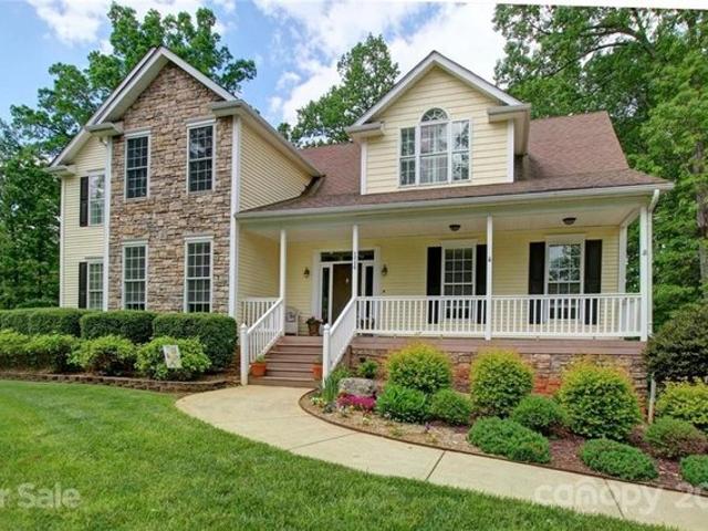 114 Palmetto Dr, Mooresville, NC 28117