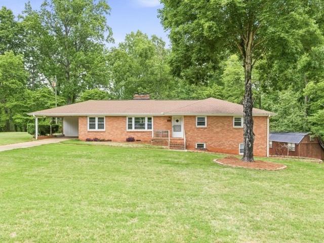 114 Pemberton Dr, Greenville, SC 29611