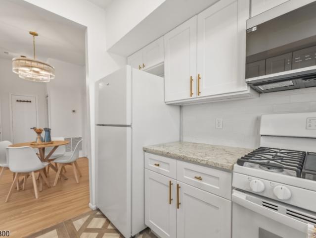 114 Pennington Ave # T
