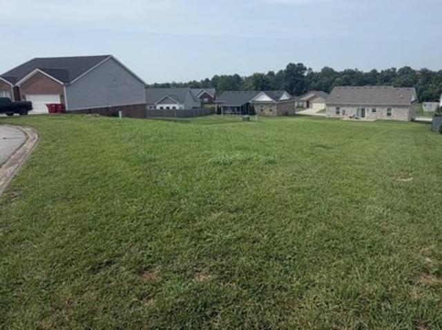 114 Persimmon Ridge Dr, Frankfort, KY 40601