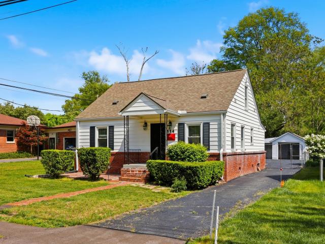 114 Pin Oak Drive