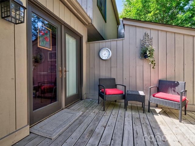 114 Pine Grove Circle