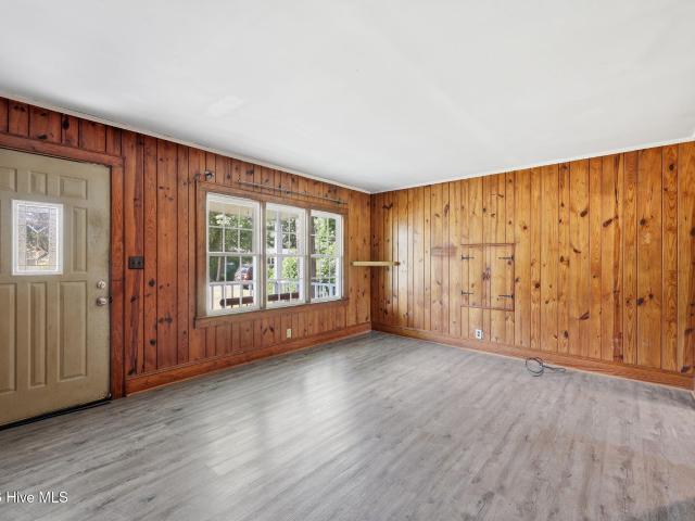 114 Pineview Street