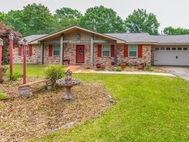 114 Rolling Hills Dr, Lumberton, TX 77657