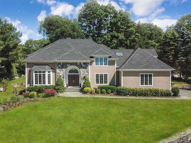 114 Random Farms Dr, Chappaqua, NY 10514