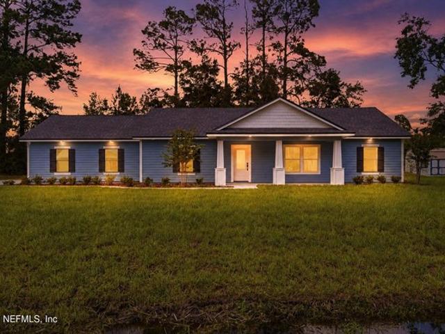 114 W Camelot Dr, Palatka, FL 32177