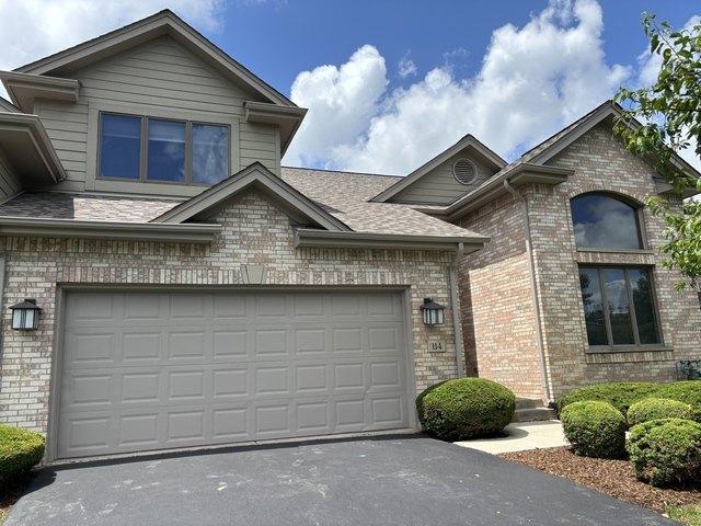 114 W Deer Haven Ct, Crete, IL 60417