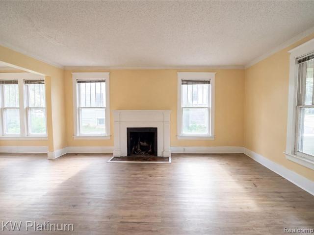114 W Hamilton Avenue