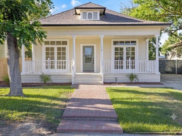 114 W Myrtle St, Hanford, CA 93230