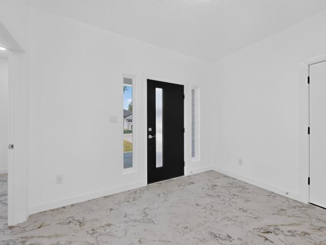 114 W Pauwela Ln