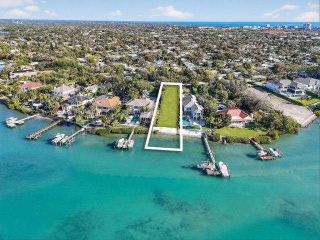 114 W Riverside Dr, Jupiter, FL 33469 | MLS #R11122 | Compass