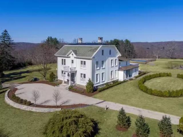 114 WALKLEY HILL RD, HADDAM, CT 06438 Single Family Residence.