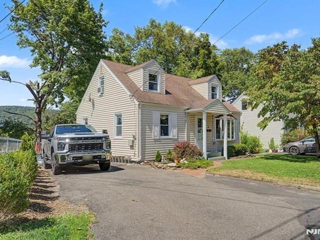114 Warhol Ave, Mahwah, NJ 07430