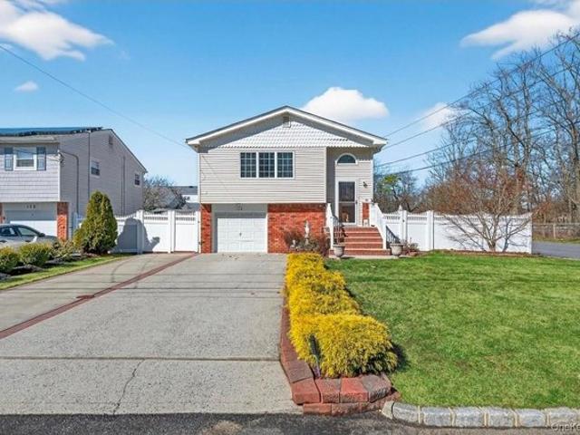 114 Westchester Ave, West Babylon, NY 11704