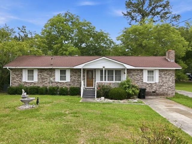 114 Wilbur St, Tabor City, NC 28463