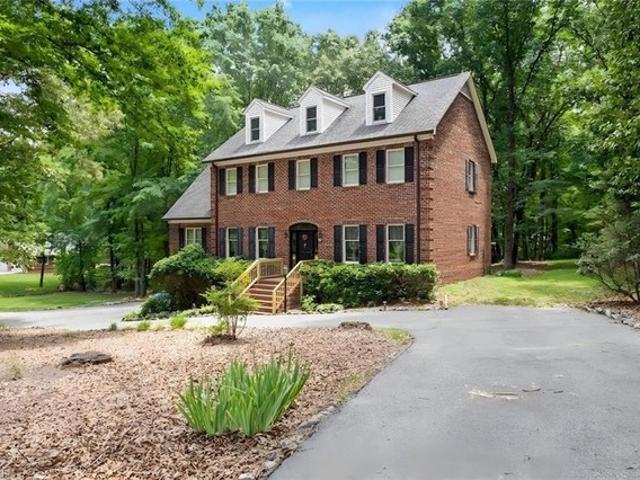 114 Willoughby Park Dr, High Point, NC 27265