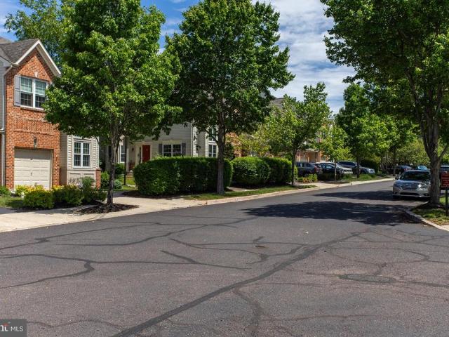114 Williamsburg Way