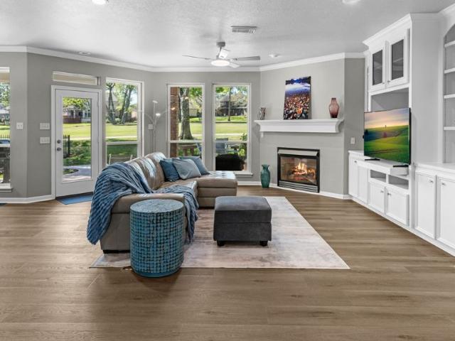 114 Winthrop Harbor S