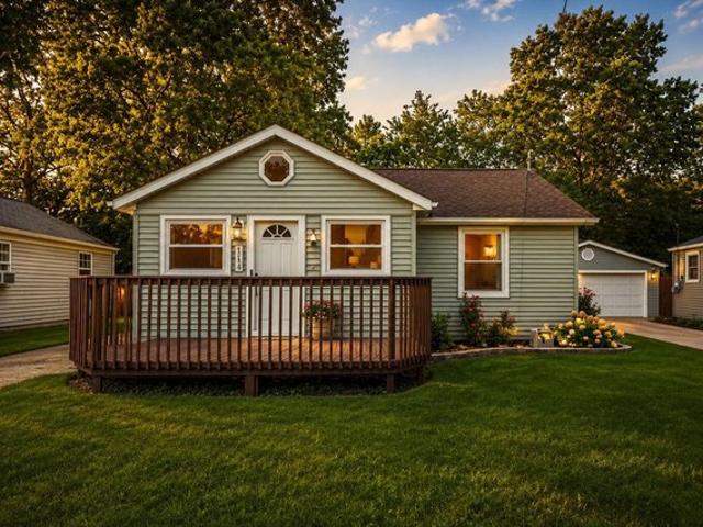 114 Trunk Ct, Michigan City, IN 46360