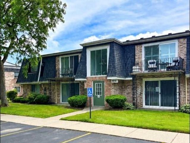 114B Foxberry Dr, Getzville, NY 14068