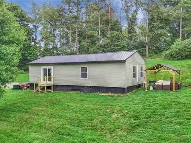 11543 Cadiz Rd, Cambridge, OH 43725