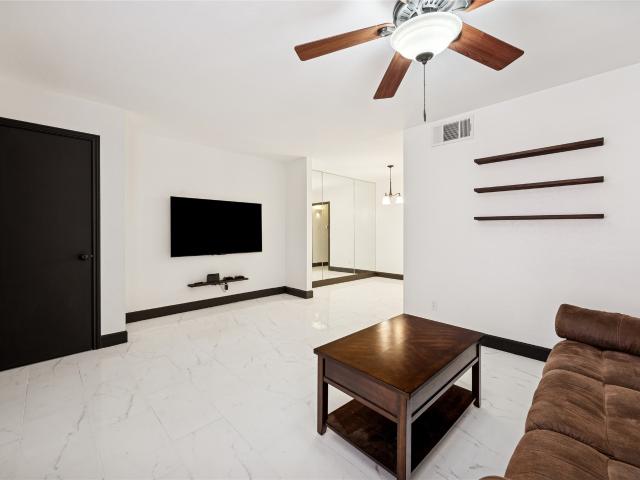 11540 Chimney Rock Rd, Unit 112, Houston, TX 77035 | MLS #10385 | Compass