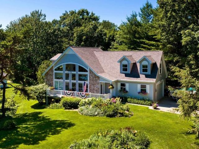 11541 Bluff Rd, Traverse City, MI 49686