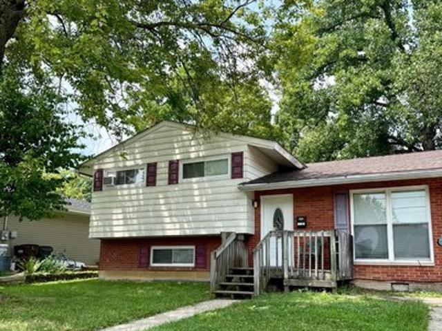 11541 Folkstone Dr, Forest Park, OH 45240